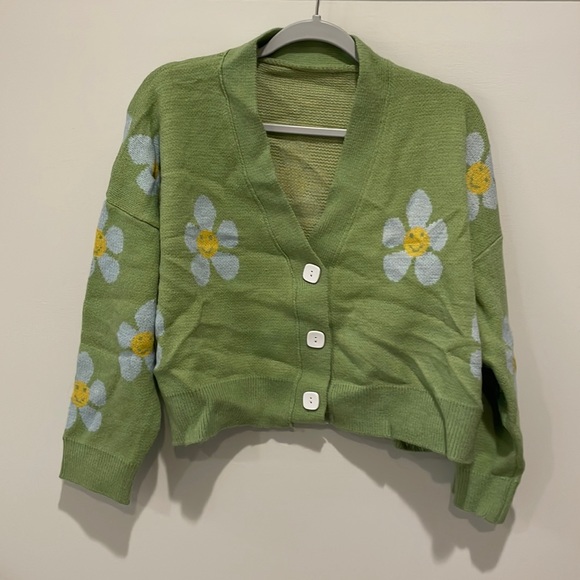 Sweaters | Green Crop Sweater With Flowers | Poshmark